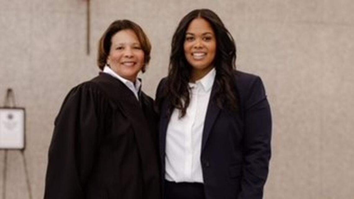 Retired Belleville judge welcomes daughter to Illinois Bar | Belleville ...