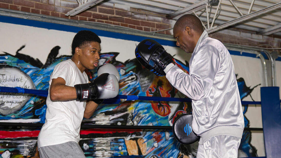 East St. Louis boxer aims for Golden Gloves title, Olympics ...