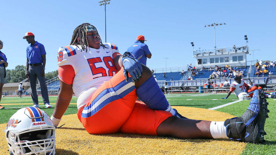 East St. Louis Flyers football team from IL plays Crete | Belleville ...