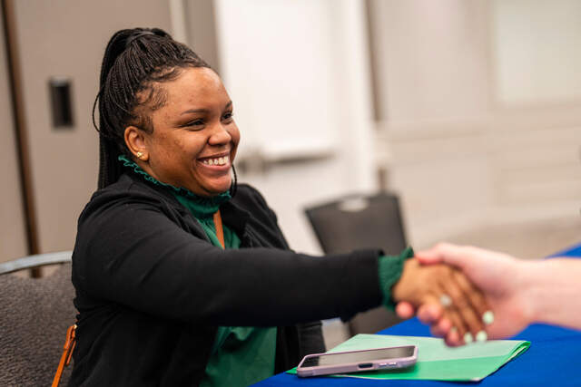 Illinois DCFS hiring event draws hundreds to metro-east. Why are these ...