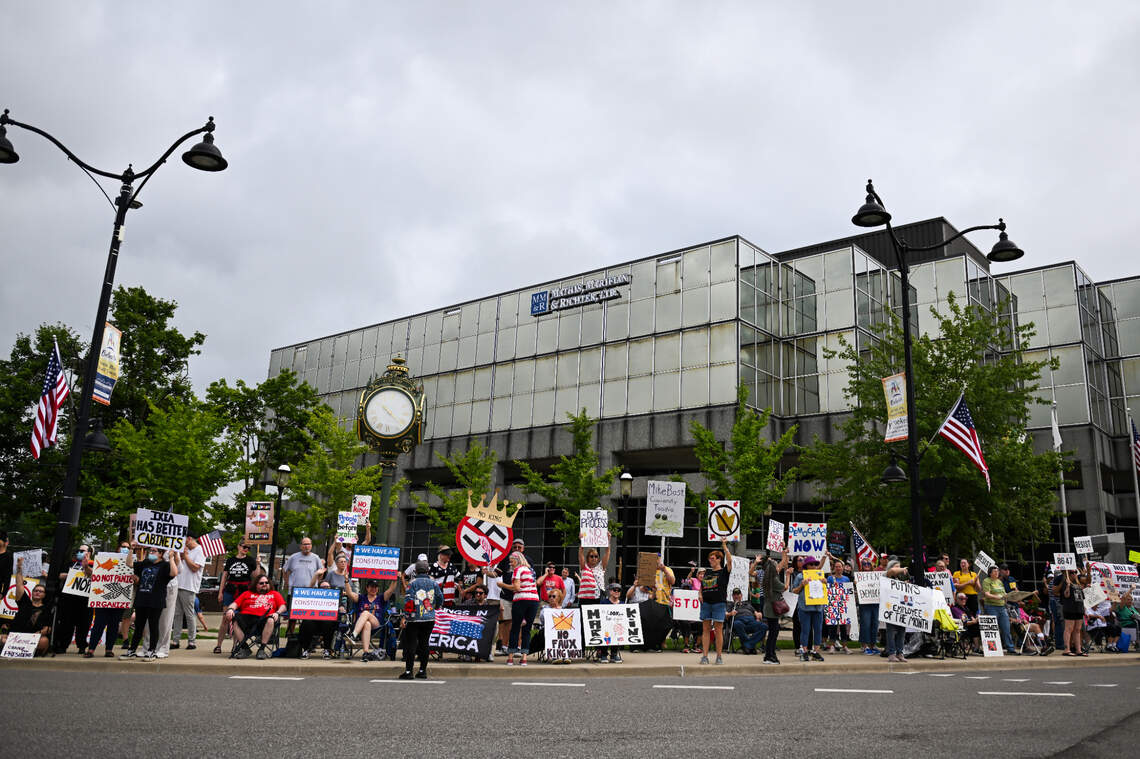 Belleville, O’Fallon protest against Trump at No Kings rally ...
