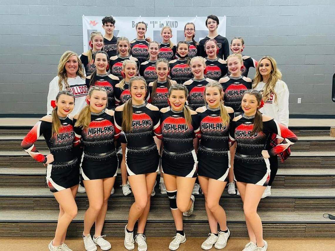 Highland IL cheer team opens winter competition season | Belleville ...