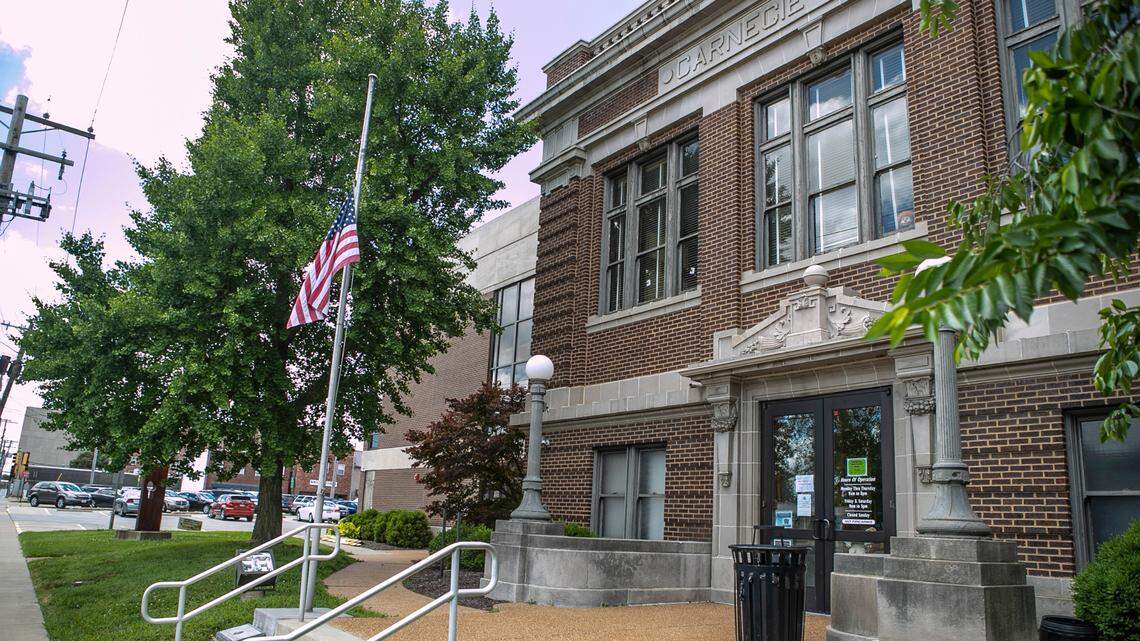 When libraries in Illinois will reopen from coronavirus | Belleville ...
