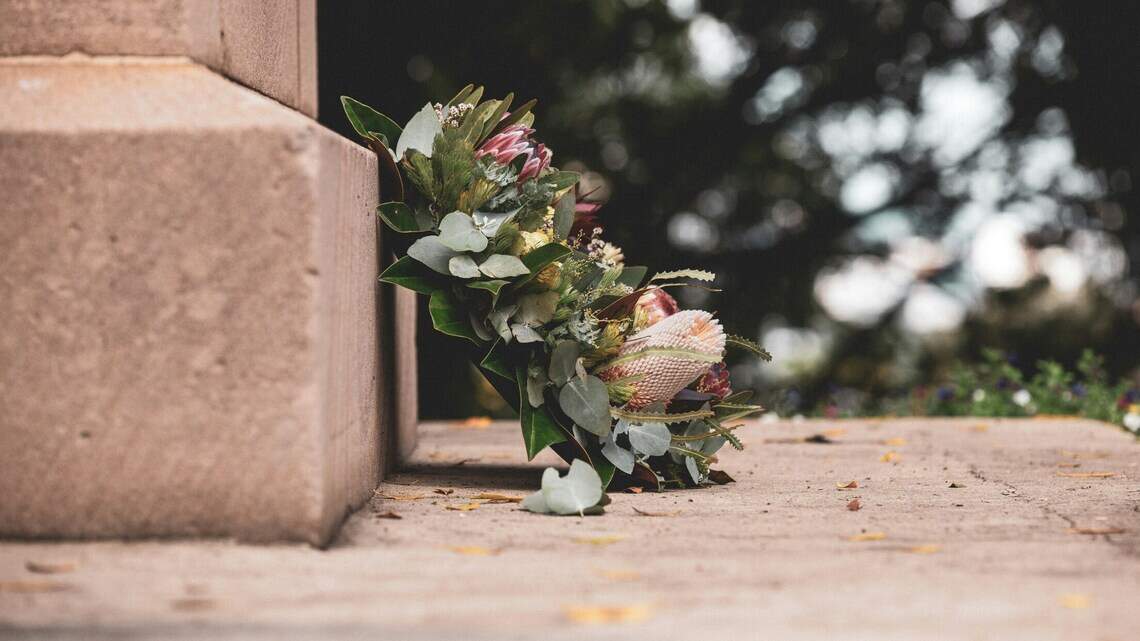 Can you bury someone in your backyard? What Illinois law says ...